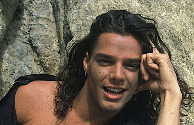 RICKY MARTIN sex symbol anni 90 qui COME ERA e COME E' oggi